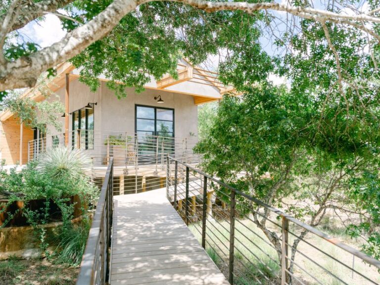 Delaware North acquires Cactus Moon Lodge, a resort-style, special ...